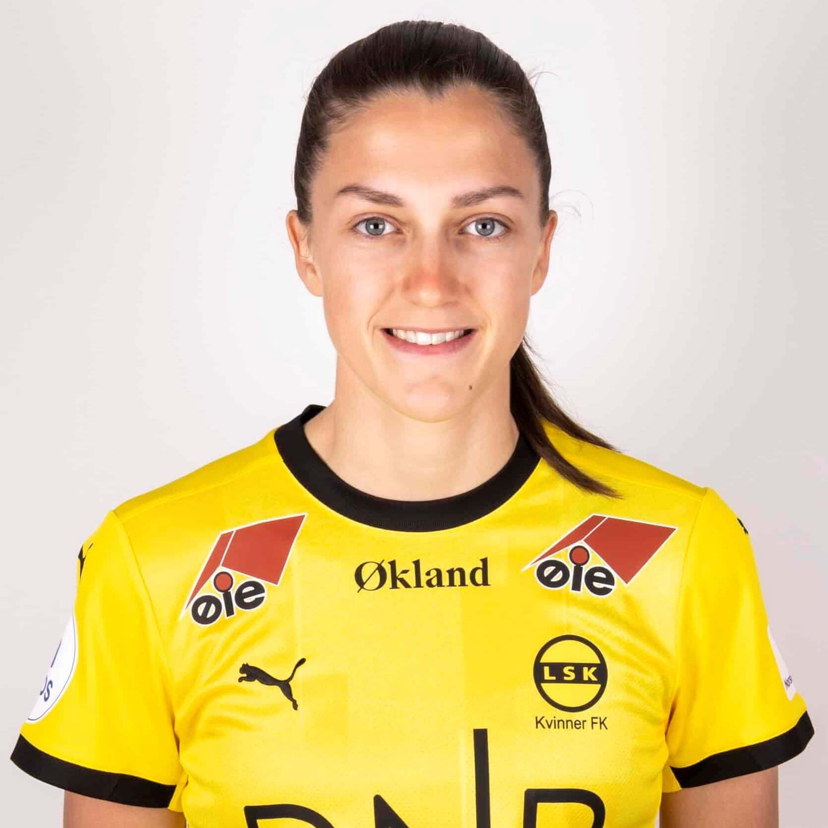 Emma Stølen Godø - haxthaus AS - Football Agency